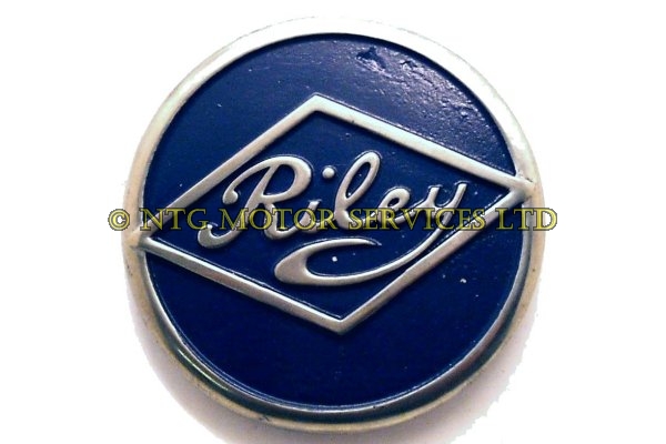 Riley 4/68 4/72 Hubcap Badge 'Riley'